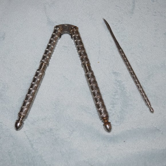 Vintage | Kitchen | Vintage Hmq Hinged Spring Loaded 94s 1959s Mcm Nut ...